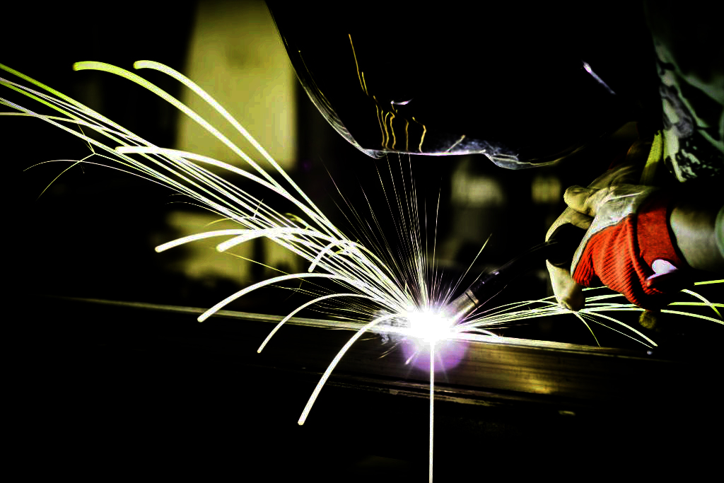 welding-dark_bg-image | Pande's Performance / SKRC